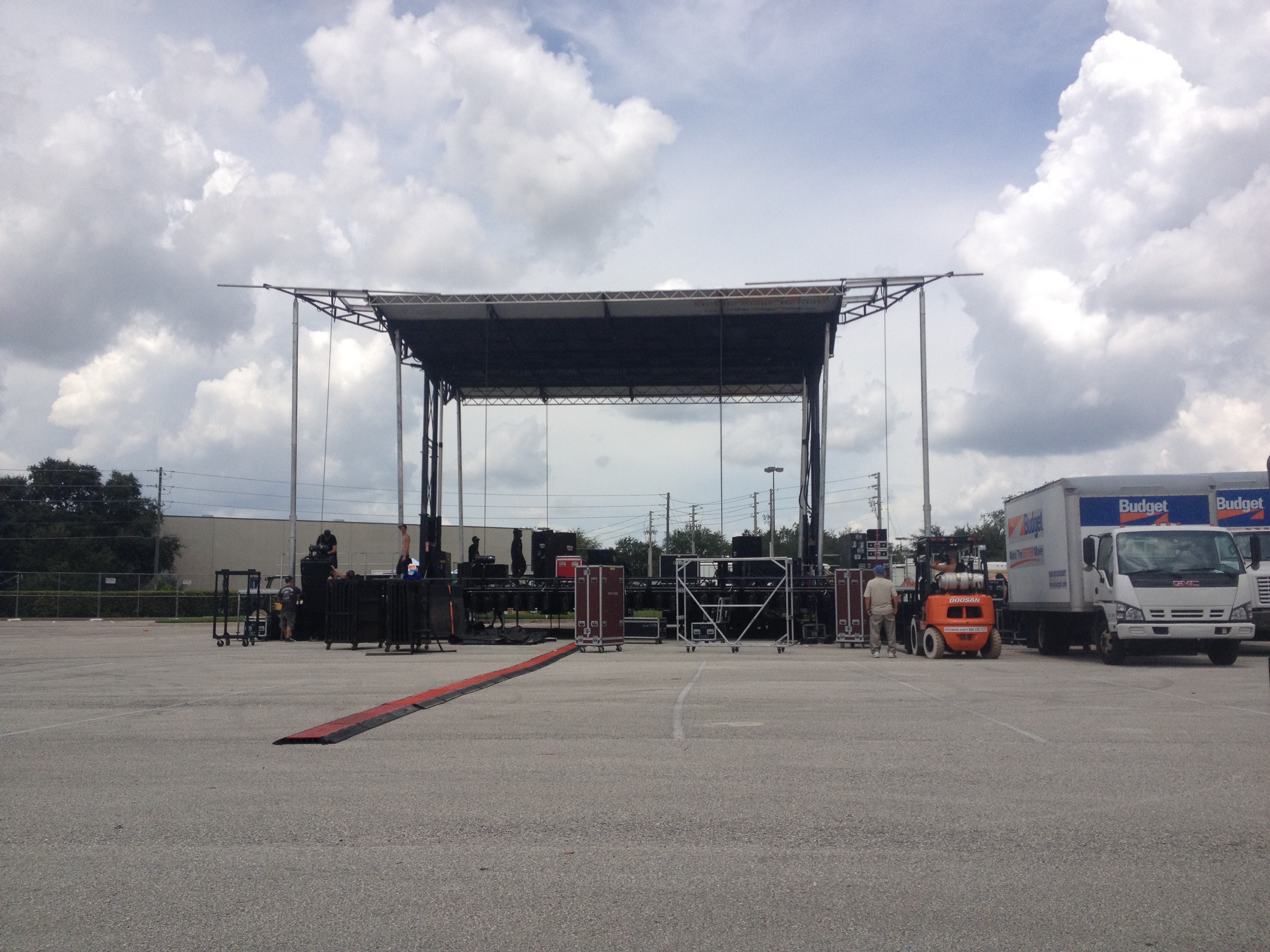 Mobile Stage SL320 40×40 by StageLine – Forestay Services 404-456-7538